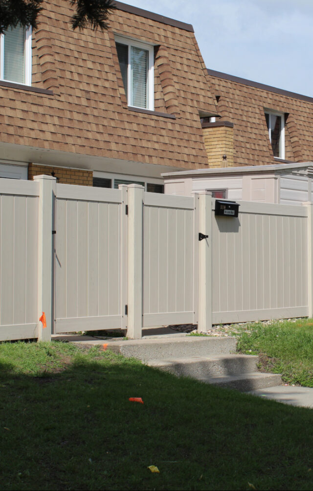 Everlast Vinyl Fencing - Mosaic Home Services