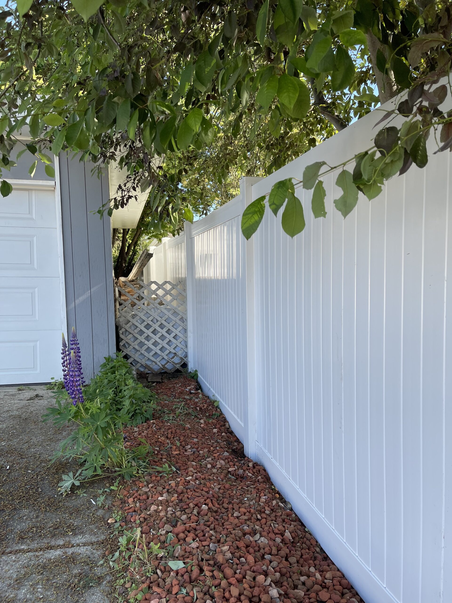 Everlast Vinyl Fencing - Mosaic Home Services